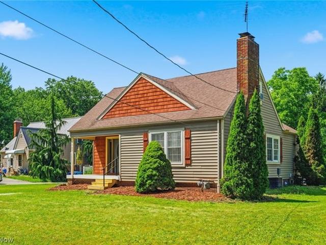1793 E Turkeyfoot Lake Rd, Akron, OH 44312