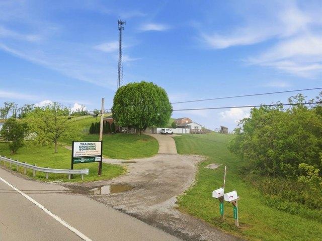 1793 Pike Rd, Saint Marys, WV 26170