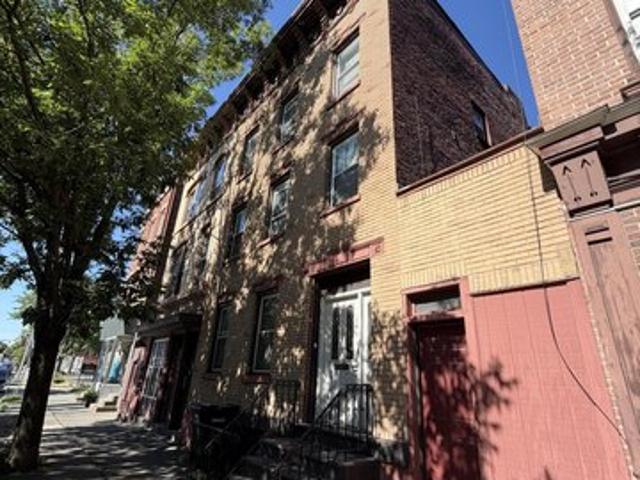 179 4th St, Troy, NY 12180