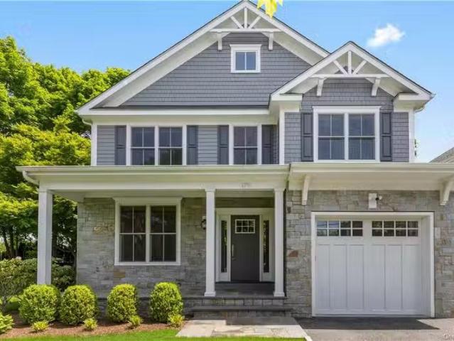 179 BEECH ST, EASTCHESTER, NY 10709 Single Family Residence Fo.