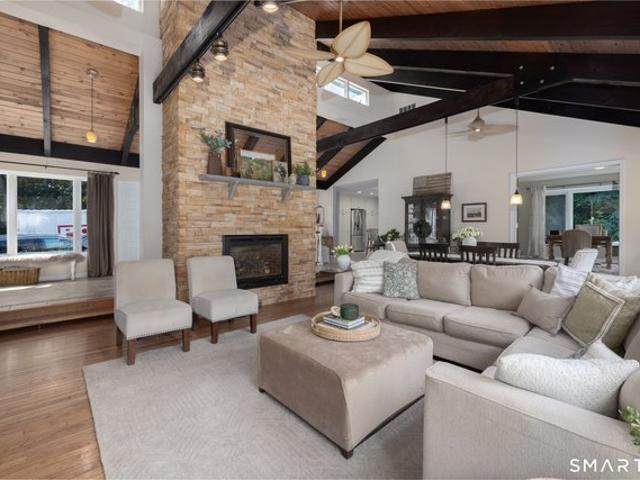 179 Burr Hall Rd, Middlebury, CT 06762