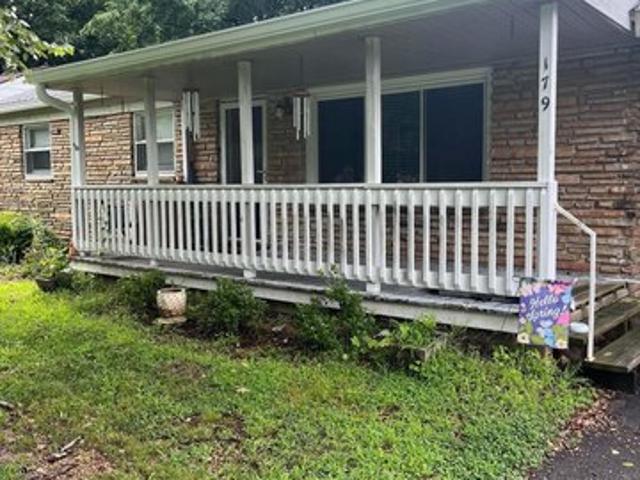 179 Iroquois Dr, Paducah, KY 42001