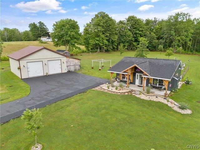 179 Oconnor Rd, Oswego, NY 13126