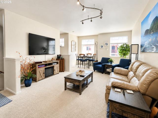 179 laurel st # 16