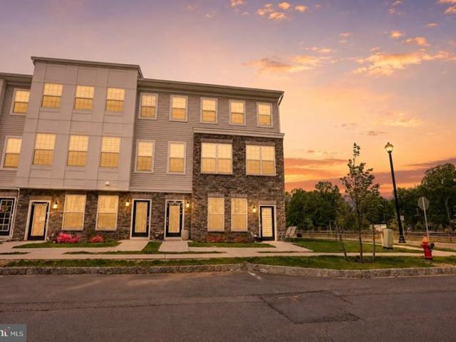 179 Stoutsburg Blvd, Pennington, NJ 08534