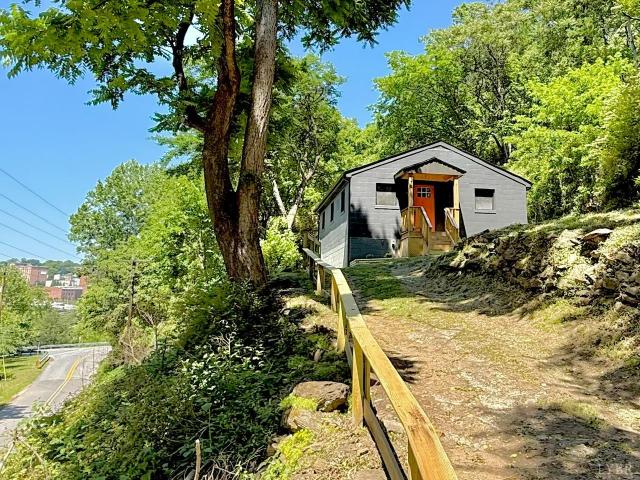 179 Rocky Hill Rd