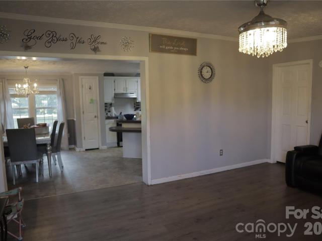 179 W Hilltop Lane
