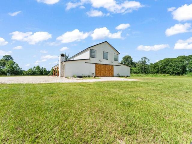 18042 Critter Cove Ln, Livingston, LA 70754