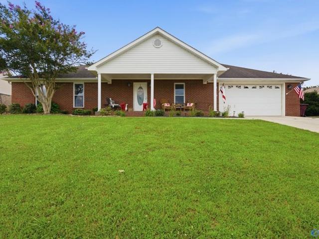 18045 Belmont Cir, Athens, AL 35613
