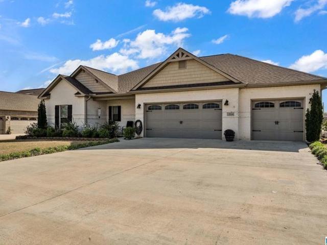 1804 Meadowbrook Dr SE, Cullman, AL 35055