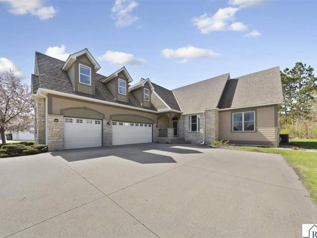 1804 Orchard Rdg, Saint Peter, MN 56082
