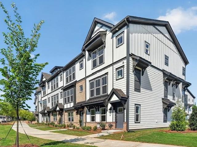 1804 Alexander Village Main Dr, Charlotte, NC 28262