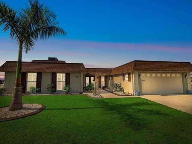 1804 Burlington Cir, Sun City Center, FL 33573