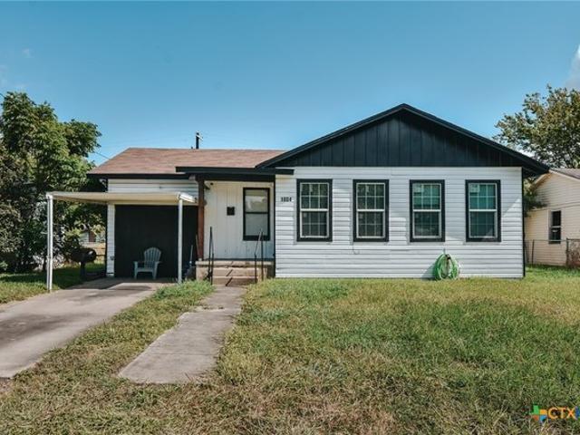 1804 E Guadalupe St, Victoria, TX 77901