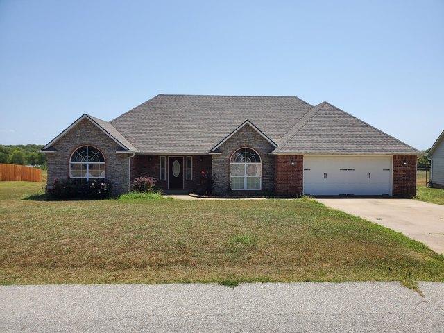 1804 Estates Dr, Grove, OK 74344
