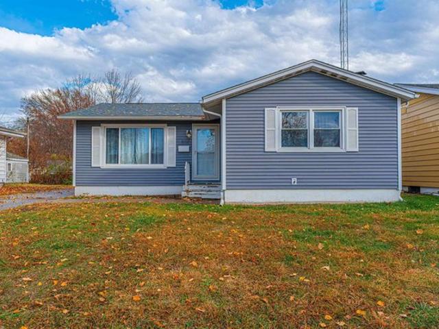 1804 Fairfield Dr, Springfield, IL 62702