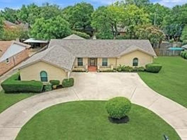 1804 Lincolnshire Dr, Bedford, TX 76021
