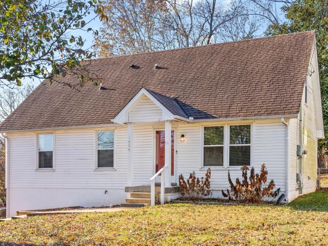1804 Palamino Dr, Clarksville, TN 37042 | MLS #3134 | Compass