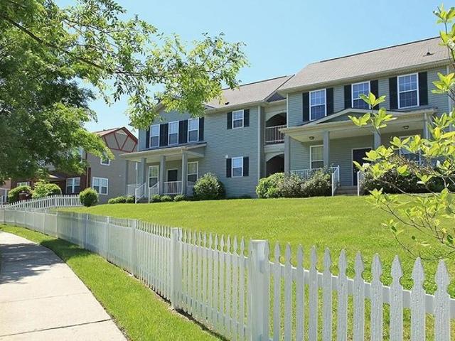 1804 Russell Lee Dr, Louisville, KY 40211