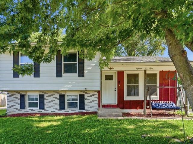 1804 W 54th St, Davenport, IA 52806