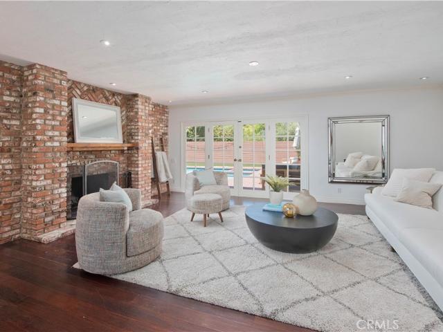 18056 Lake Encino