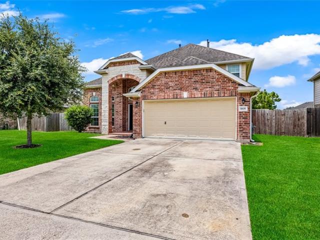 1805 Majestic Oak Dr, Pearland, TX 77581