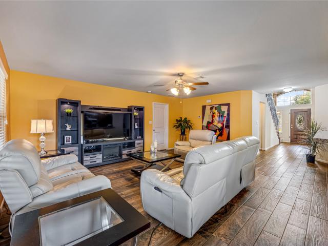 1805 Majestic Oak Drive