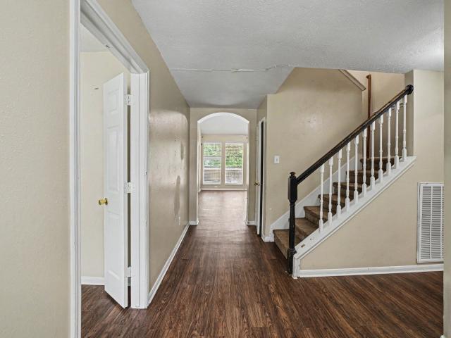 1805 Manor Circle