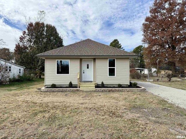 1805 N 13th St, Herrin, IL 62948