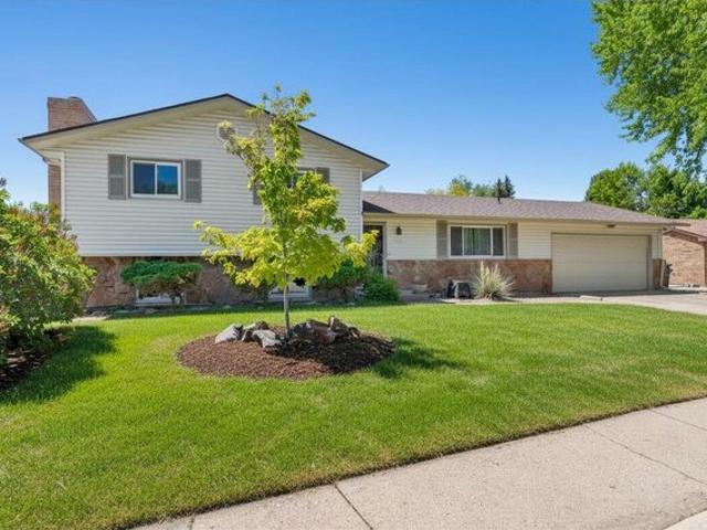 1805 Axial Dr, Loveland, CO 80538