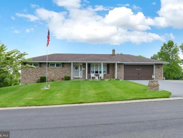 1805 Briarcreek Ln, Middletown, PA 17057