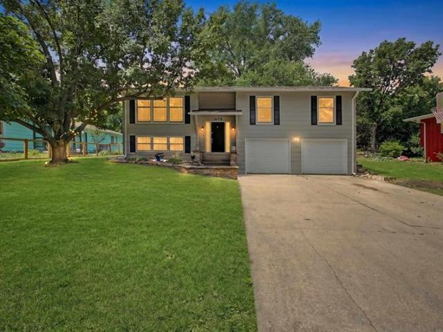 1805 Cedar Crest Dr, Manhattan, KS 66503