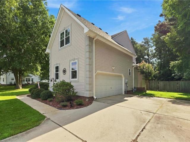 1805 Crestwynd DR