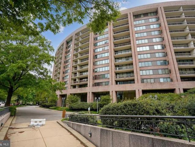 1805 Crystal Dr #317S, Arlington, VA 22202