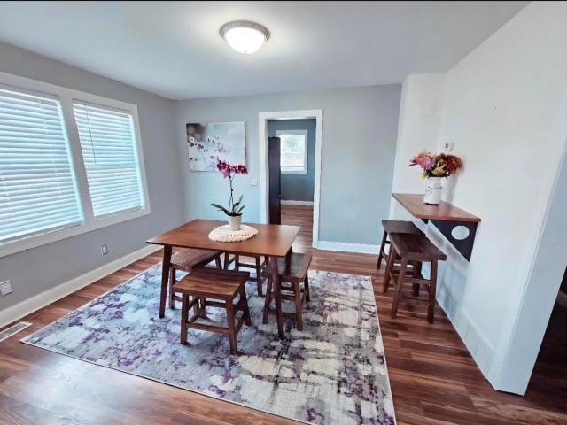 1805 Division Street W