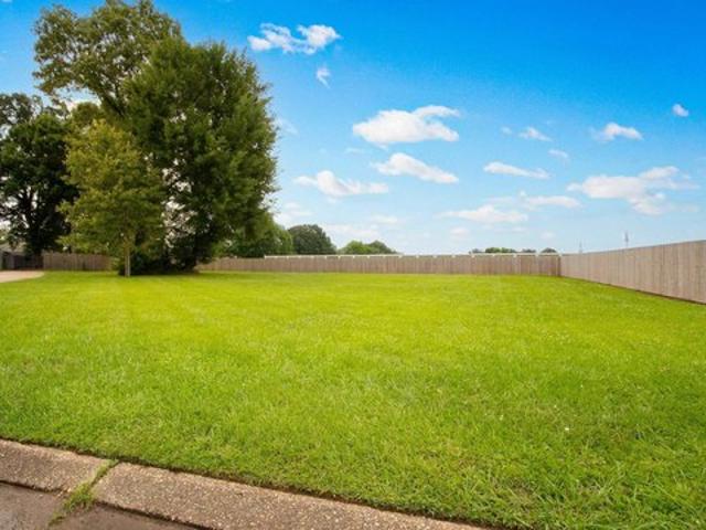 1805 E Carriage House Dr, Baton Rouge, LA 70815
