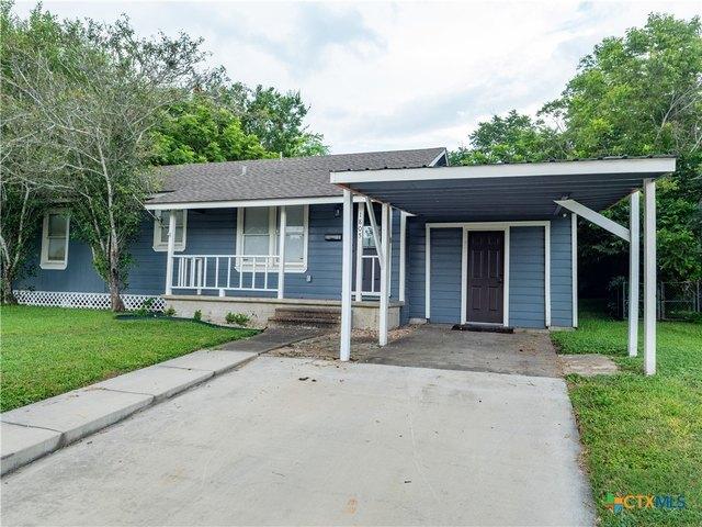 1805 E Crestwood Dr, Victoria, TX 77901