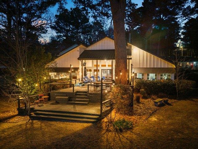 1805 E Lake Dr, Gladewater, TX 75647