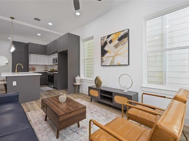 1805 Emir Street L