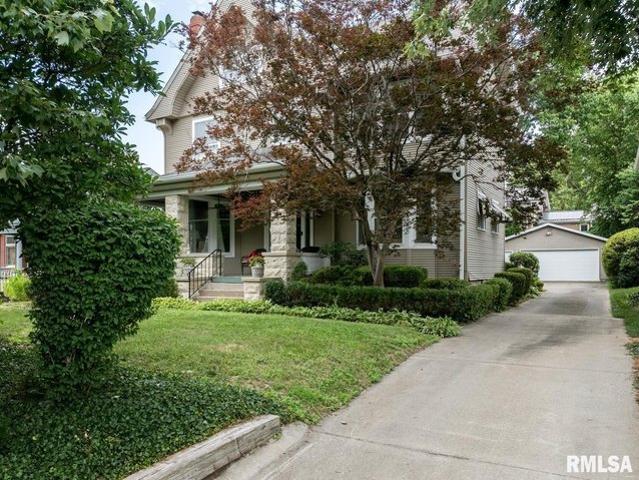 1805 Grove Ave, Quincy, IL 62301