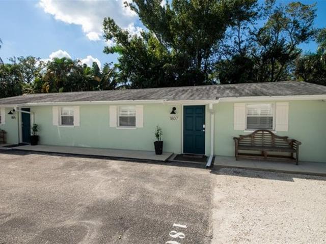 1805 Ivanhoe St, Sarasota, FL 34231