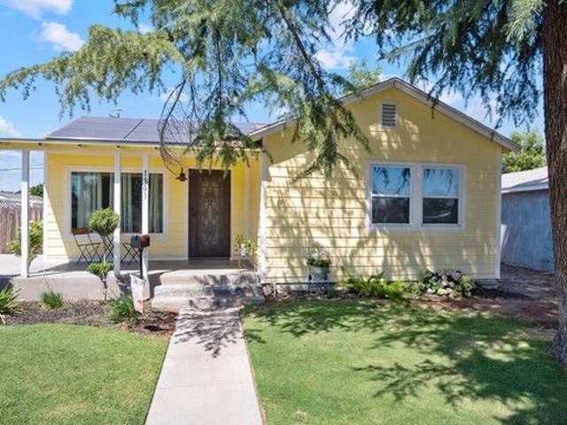 1805 Kenmore Dr W, Fresno, CA 93703