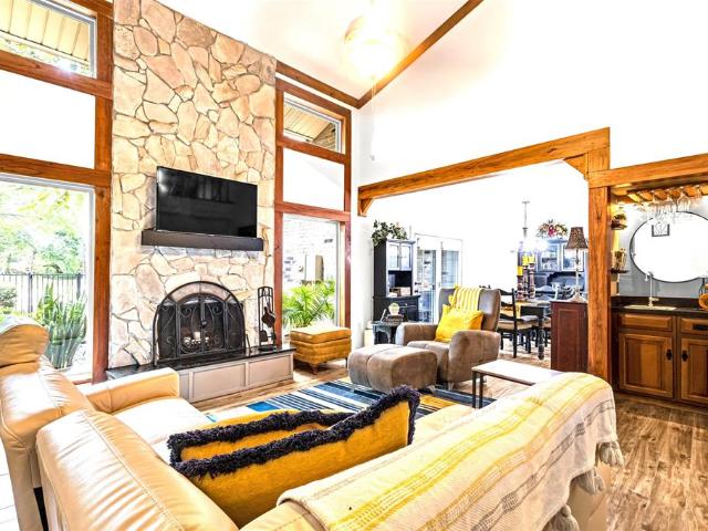 1805 Lakecrest Court