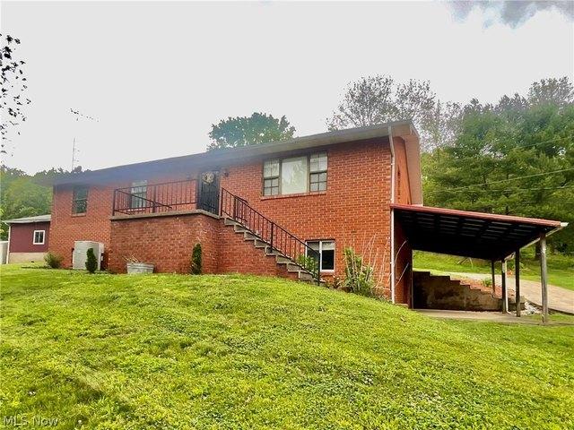 1805 Lee Creek Rd, Belleville, WV 26133