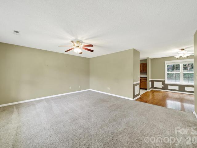 1805 Lillian Lane