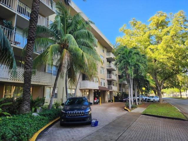 1805 Sans Souci Blvd #303, North Miami, FL 33181