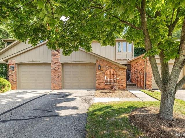 1805 Van Hill Ct, Rochester Hills, MI 48309