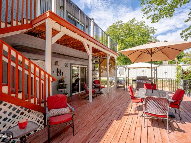 1805 W OAK Lane