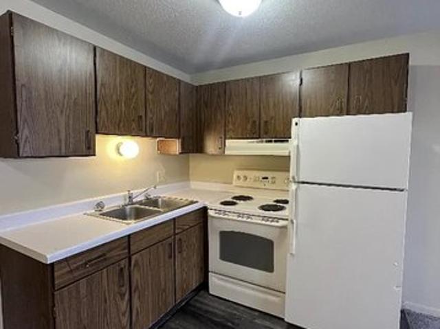 1805 20th St S, Moorhead, MN 56560