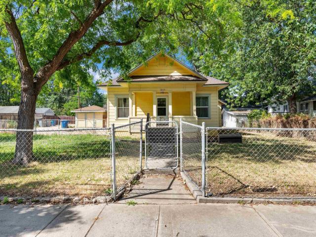 1805 3rd Street S